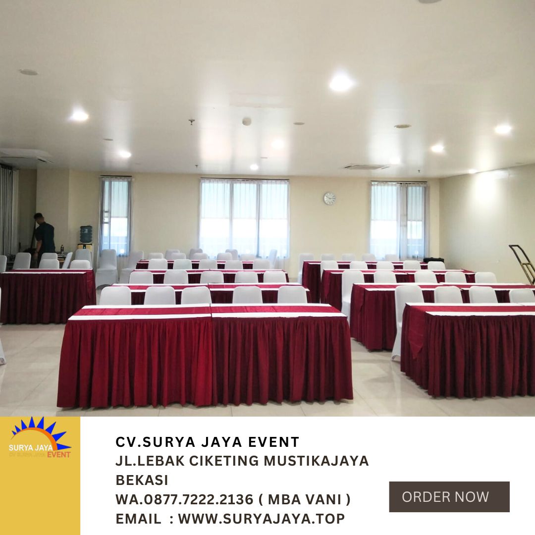 Rental Meja Kotak Cover Putih Skirting Maroon Runner Maroon Dan Kursi ...